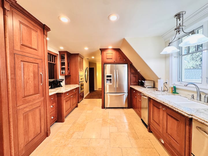 Inspiration Lodge B | Private Theater Room - Wrightwood, CA