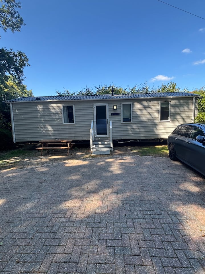 3 Bed Mobile Home - Crawley