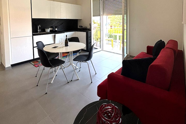 Luminoso Bilocale Ristrutturato - Desenzano del Garda