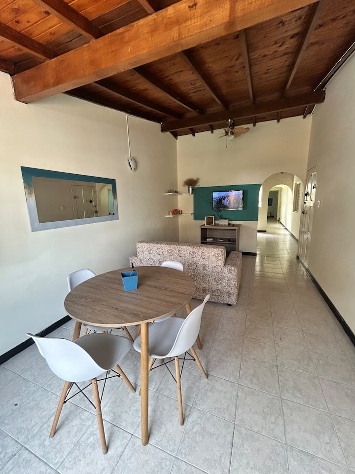 Wifi 500 Mb Apto Amplio En Laureles 2 H / 2 B A/c - Medellín