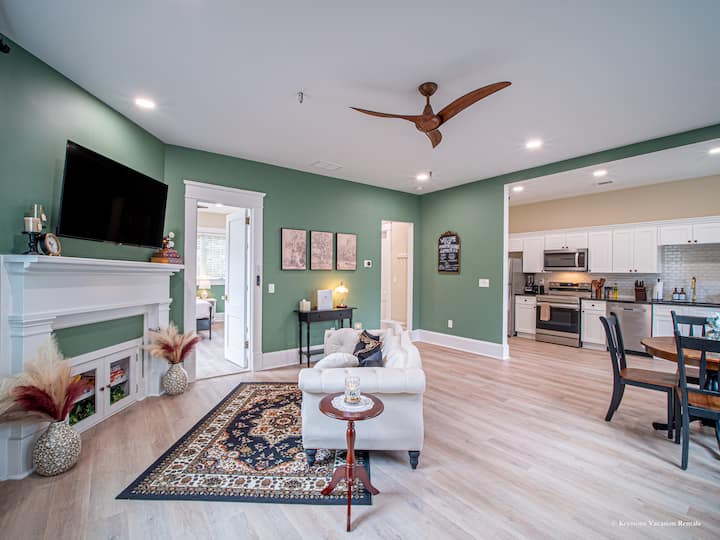 The Marietta Square Manor - Marietta Square - Marietta, GA