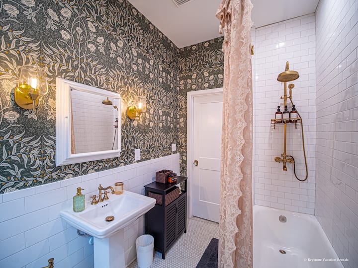 The Marietta Square Manor - Marietta Square - Kennesaw, GA