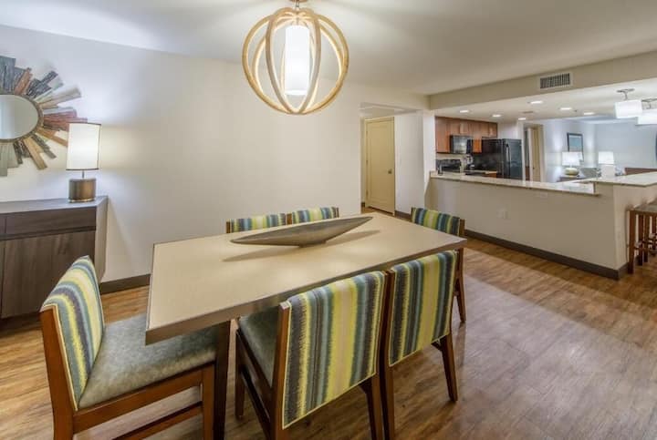 Spacious Villa W/ Kitchen L 4 Pools & Game - Scottsdale, AZ
