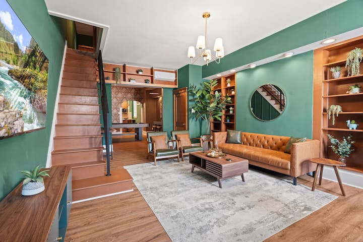 Jacuzzi & Gameroom In South Philly By Broad Street - Philadelphia, PA
