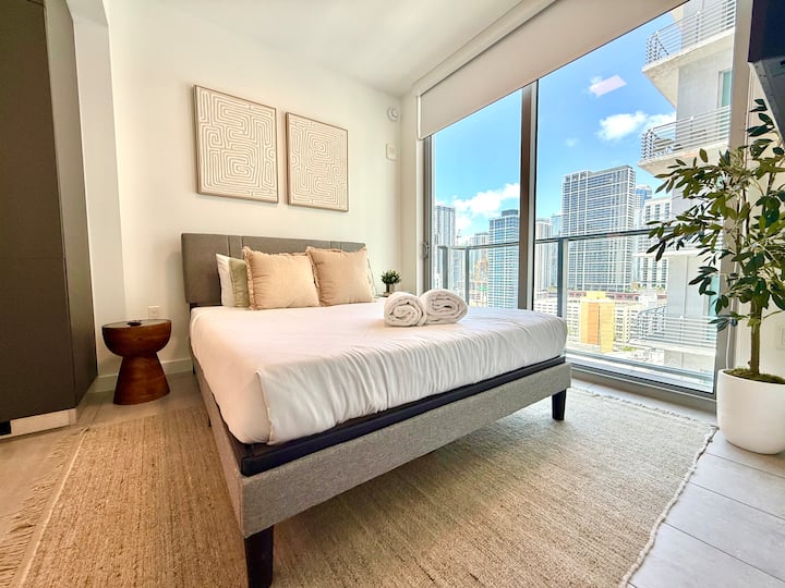 Design Studio City Views Pool/gym - Miami, FL