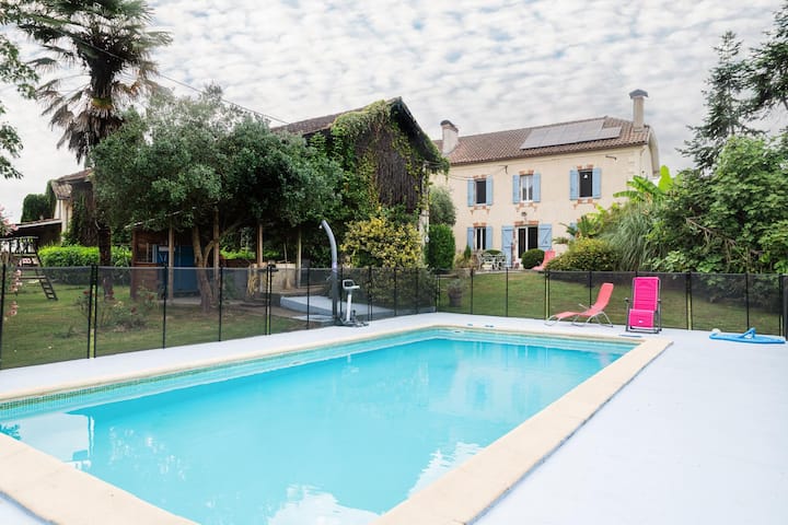 Parenthèse Terroir Et Détente Dans Un Gîte Classé - Hagetmau