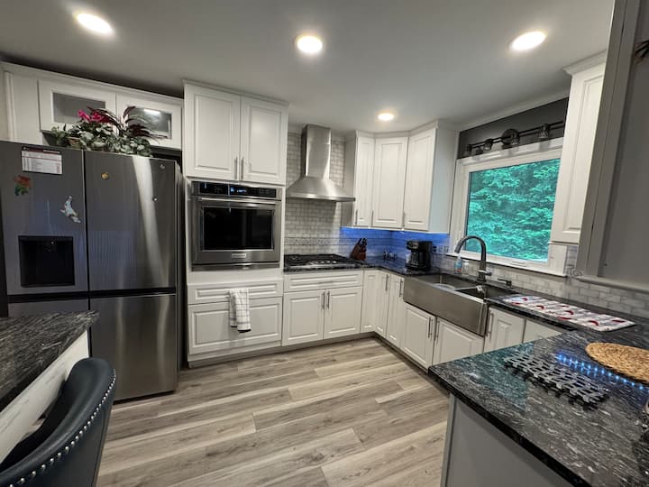 Super Comfy 3 Br Home Sleeps 8 - Sandy Springs, GA