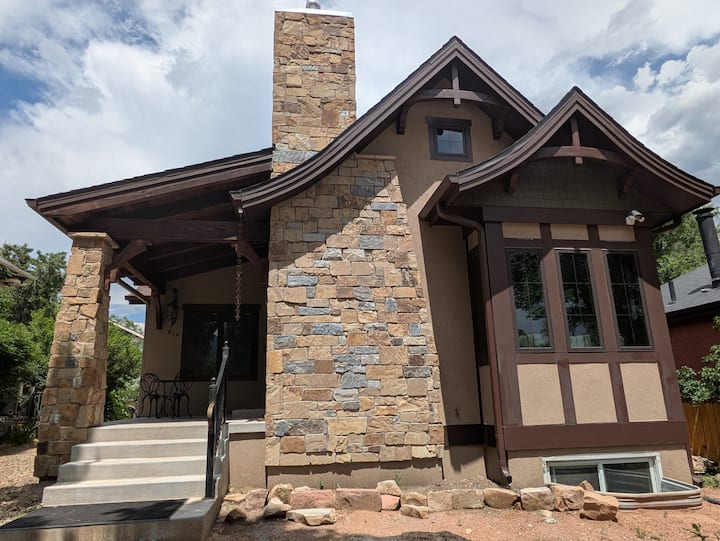 Hidden Treasures Cottage - Colorado Springs, CO