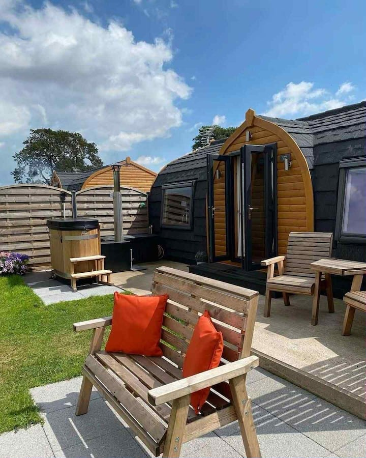 Luxury Glamping Pod With Hot Tub 'Holly View' - Scotland