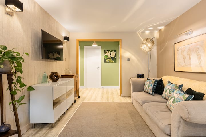 New! Inviting 3br Flat W/parking Near Tower Bridge -