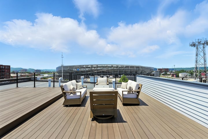 Penthouse Best Street Of Otr Indoor Parking Spots - Cincinnati, OH