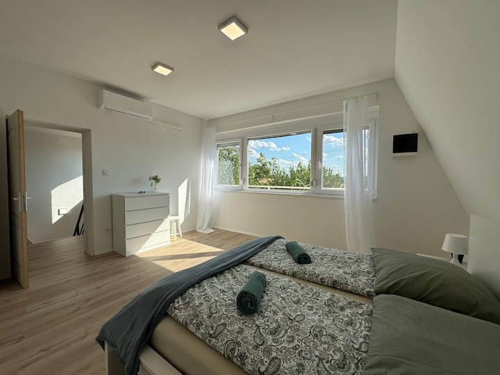 Sunset - Spacious Family Retreat - Lake Balaton