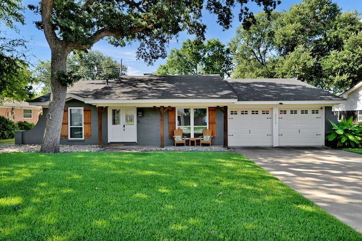 The Luxe Lounge On Chattanooga - Euless, TX