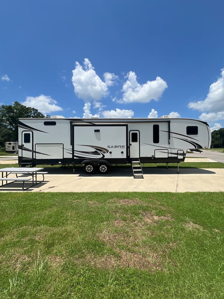 2022 Sabre Fifth Wheel Camper - 