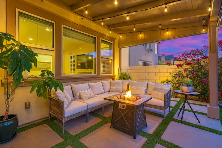 190 Chic Designer Home • Great Location + Patio - 聖塔克拉利塔