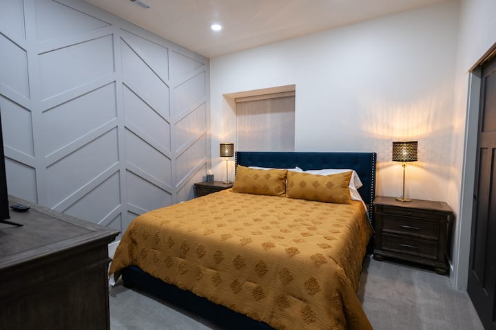 Chic And Cozy Basement Hideaway - Springville, UT