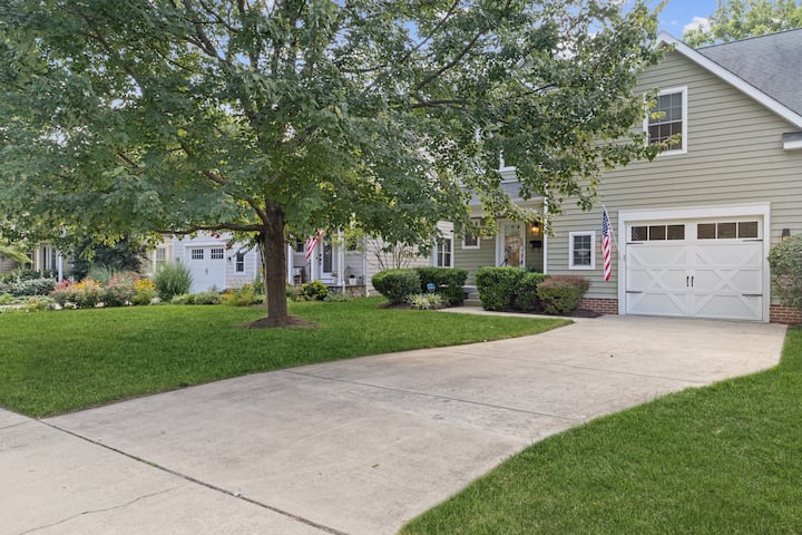 Spacious 5 Br, Fire Pit, Close To Downtown - Annapolis, MD