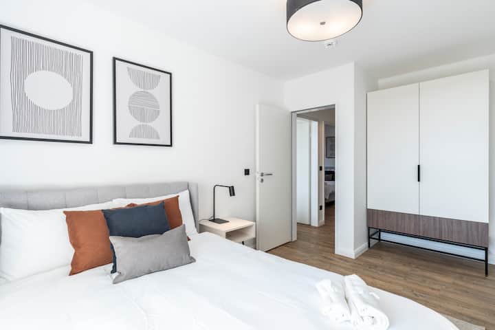 3-bedroom Apartment In Westend - Berlin