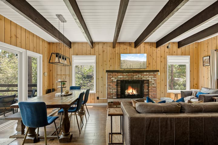 The Mountain Sanctuary + Foosball + Pet Friendly - Lake Arrowhead, CA