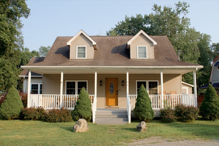 Modern Creekside Lakehouse - Bemus Point, NY