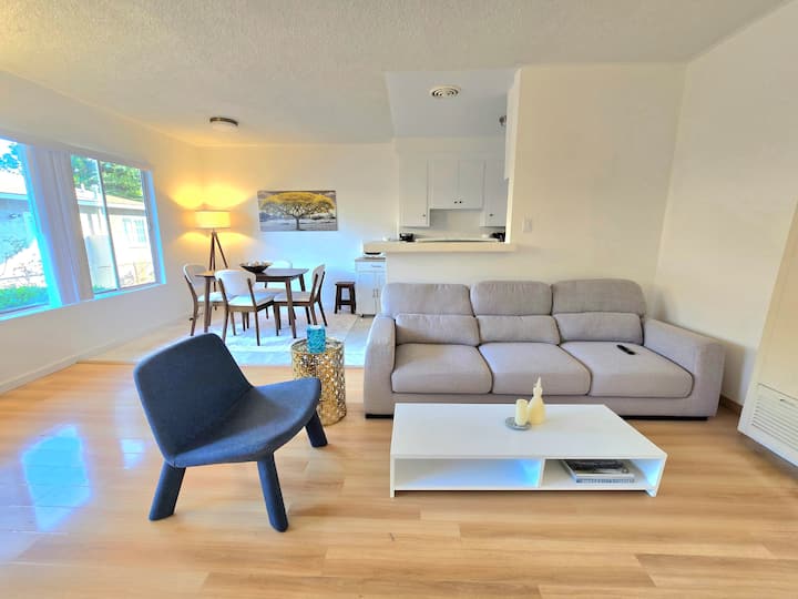 Retro Apartment (Wifi | Ac | Heater | Parking ) - Santa Monica, CA