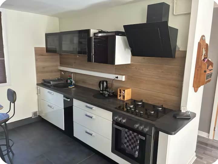 Appartement-centre-ville-netflix - ibis Styles Albertville