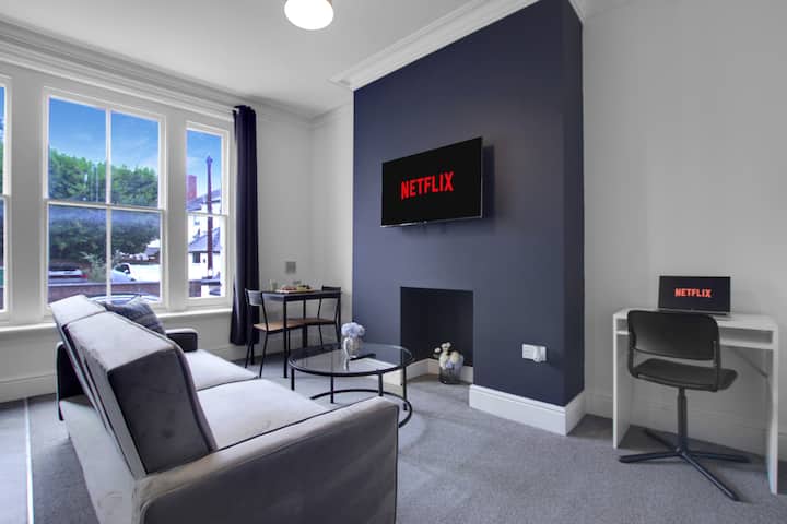 The Lookout | The Quayside Serviced Apartments - Gloucester