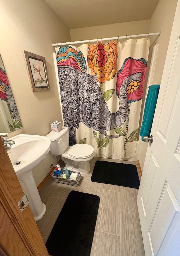 Clean 2br Townhome Near Downtown - 林肯