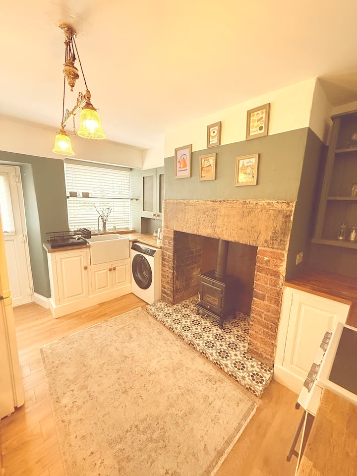 Pet-friendly Cosy Cottage In Chesterfield - Chesterfield