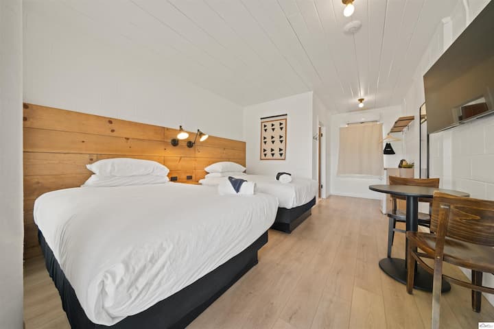 Double Beds In Boutique Motel - Red Bluff, CA