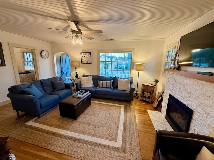 Cottage - Walk To Town & Beach. - Pacific Grove, CA