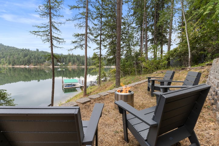 Hayden Lake Front Retreat | Sleeps 16 - Coeur d'Alene, ID