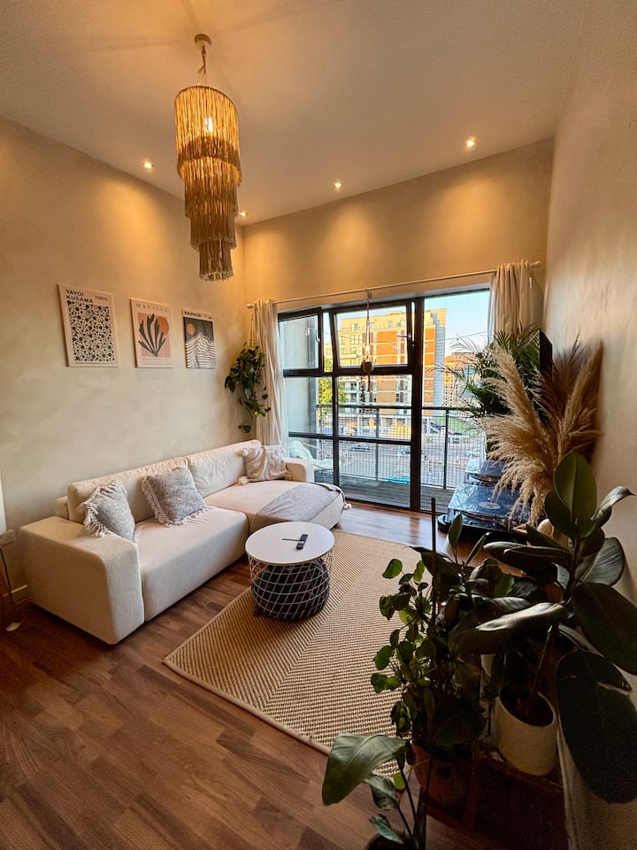 Our Apartment In Gated Estate Near Canary Wharf - Central London