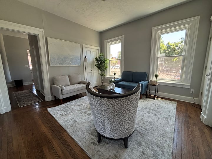Cedar Room: Super Close To Ynhh - Walk To Work - New Haven, CT