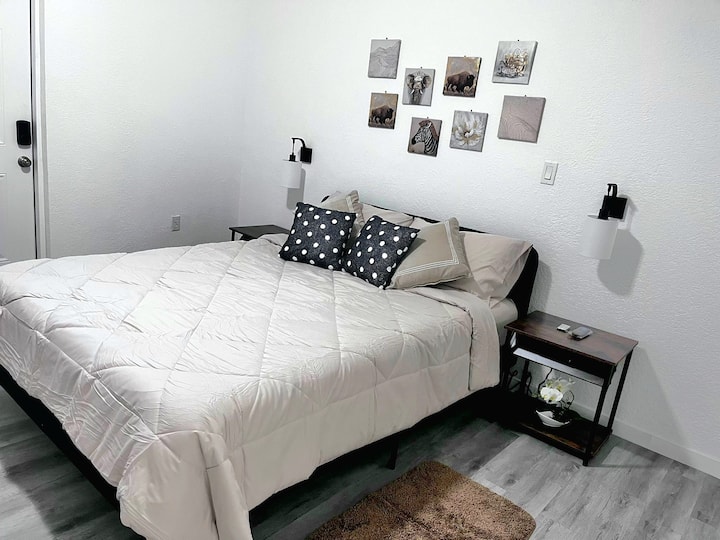 Glez Guesthouse - Tidal Cove Waterpark, Aventura