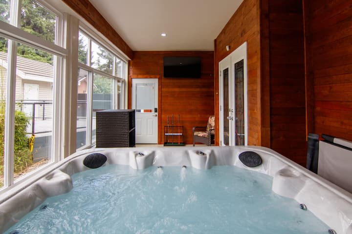 Hot Tub | Games Room | King Bed - Delta