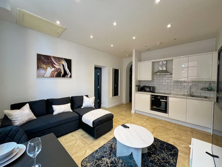 1 Bed Central Leeds Luxury Stay - Elland Road