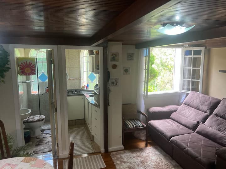 Apartamento No Edifício Majestoso Cremerie - Petrópolis