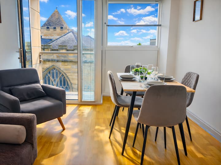 Spacious Central Disable Access 2 Bed Flats 2bath - York