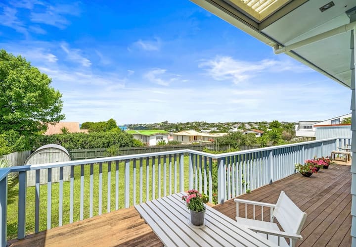 Snells Beach Family Retreat —Walk To Shops & Beach - Snells Beach