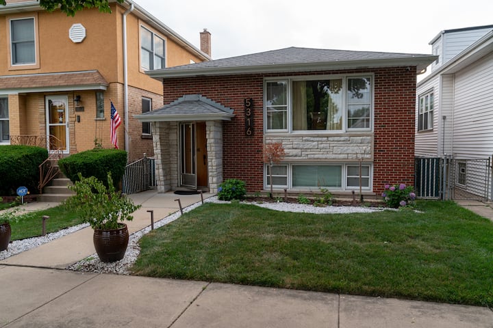 3 Bed 2 Bath Home Safe Easy Private Ord & Chicago - Chicago, IL