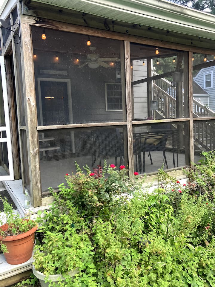 Garden Retreat- Cozy Yet Spacious Home- 30+days - Chesapeake, VA