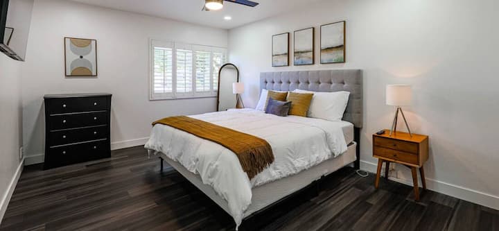 Style Across From Fashion Square - Scottsdale, AZ