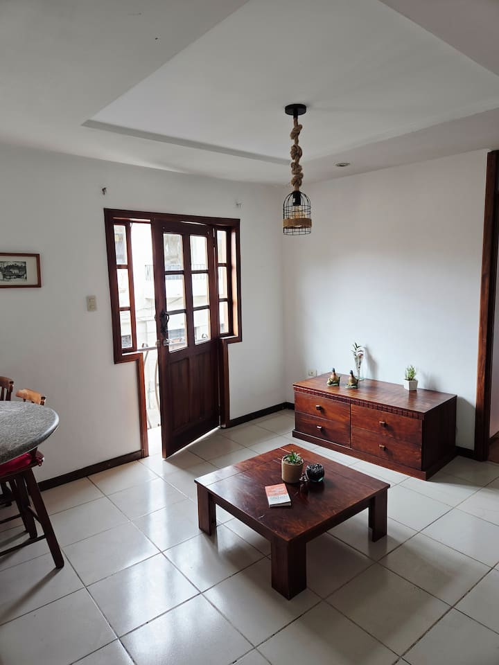 Departamento En San Sebastián, Corazón De Cuenca - Azuay