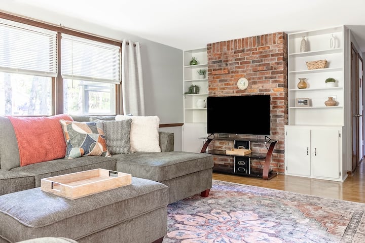Charming Two Bedroom House - Boston, NY