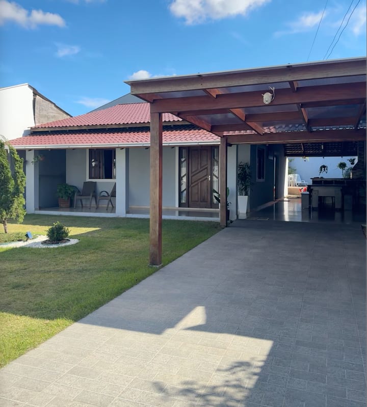 Casa Completa. Piscina - Praias - Reveillon - C/ar - Penha