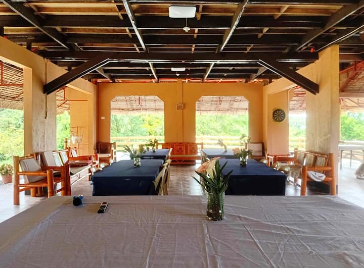 Venue + 1 Room + Extra Guests - Noma Mt. Getaway - Dauin
