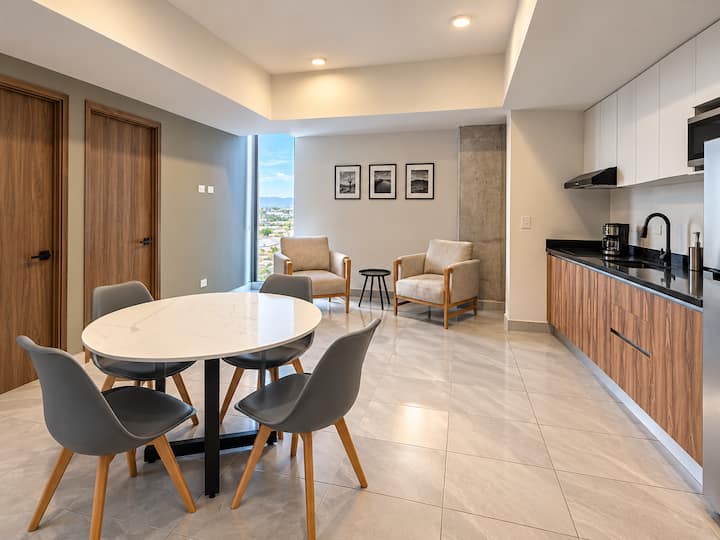 14- Comfortable Suite With Tv Lounge And High-speed Internet - Torreón