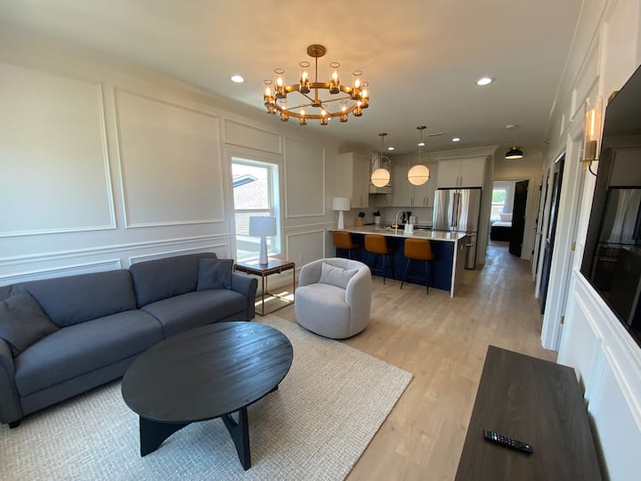 Golden Dome Townhome ~ Brand New - 南灣