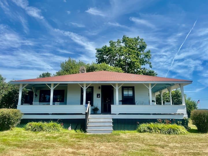 Quintessential Maine Cottage - Harpswell, ME